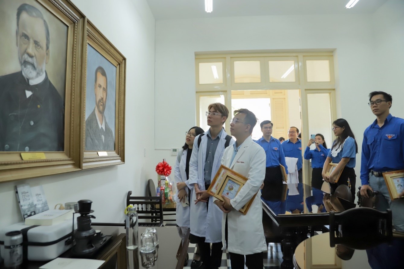 CHI ĐOÀN VIỆN PASTEUR TP. HỒ CHÍ MINH TUYÊN DƯƠNG " THẦY THUỐC TRẺ QUẬN 3 TIÊU BIỂU" NĂM 2024 ...